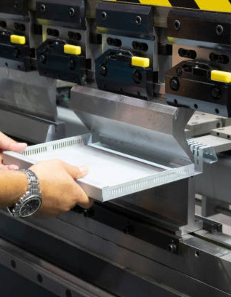 Abkant in Confectii Metalice | Ghid Metal-Projects